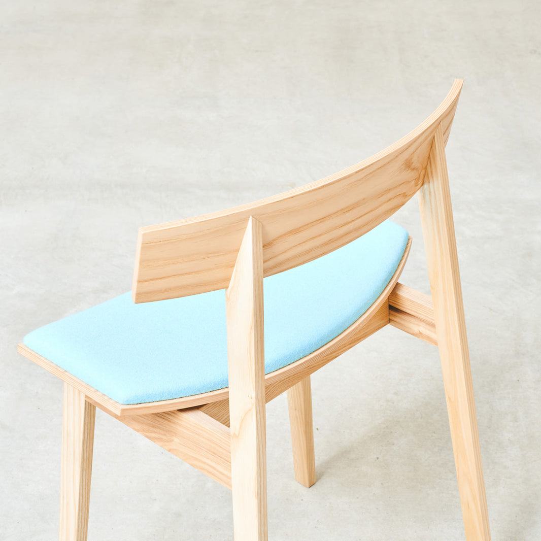 half chair – WOW公式オンラインショップ